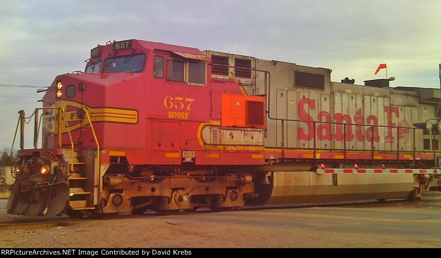 BNSF 657